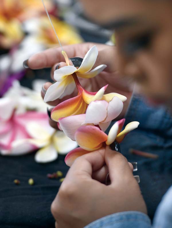 Making lei on Lei Day | News, Sports, Jobs - Maui News